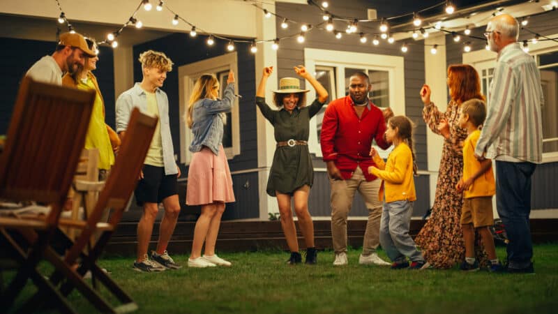 Crafting The Perfect Outdoor Game Night: Tips And Tricks